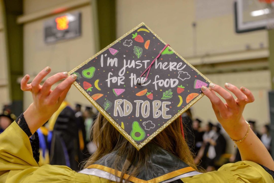 How to Become a Registered Dietitian Nutritionist (steps + career ...